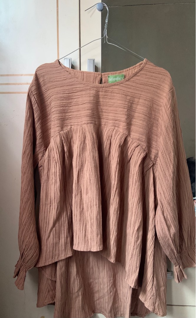 blouse mocca umpak babydoll, Fesyen Wanita, Pakaian Wanita, Atasan di Carousell