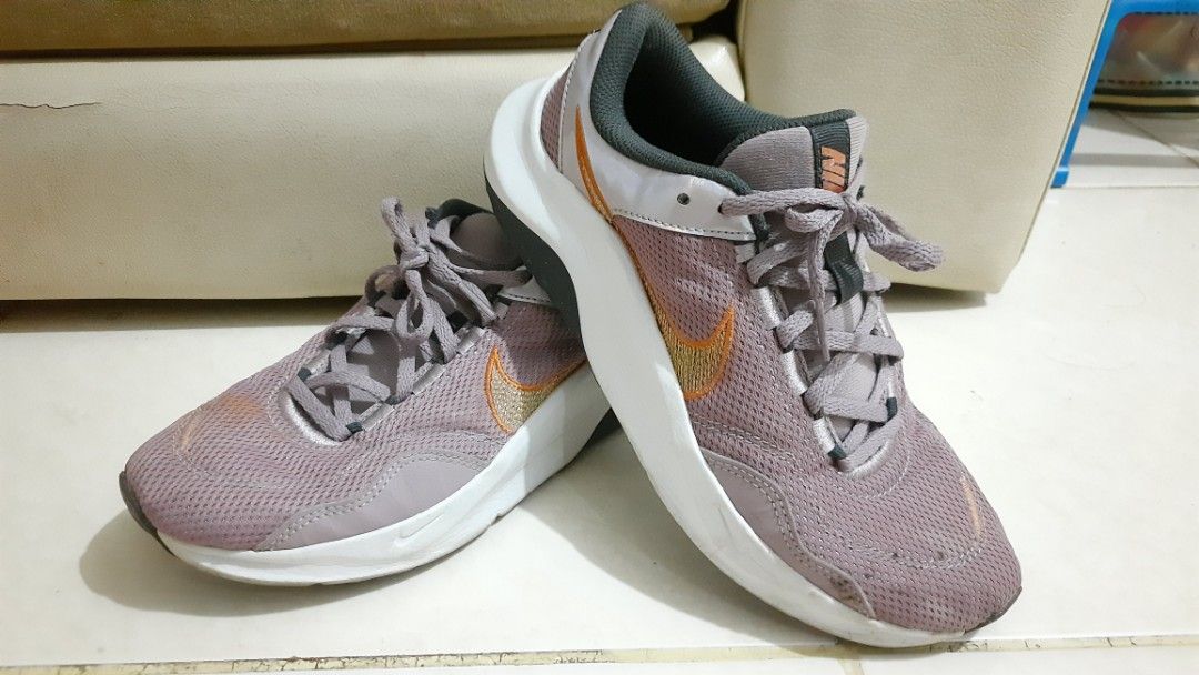 Nike Legend Essential 3 Sepatu Olahraga Wanita, Fesyen Wanita, Sepatu ...