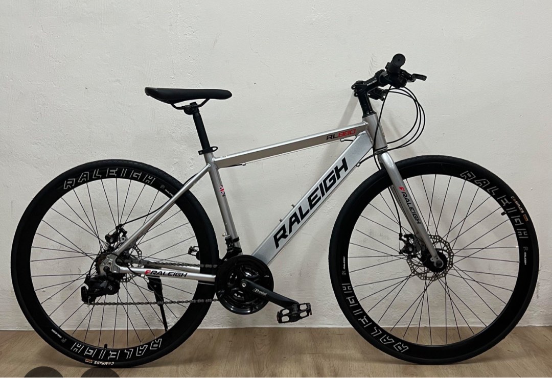 Raleigh RL850 Road Bike - Silver, Sports Equipment, Bicycles & Parts ...