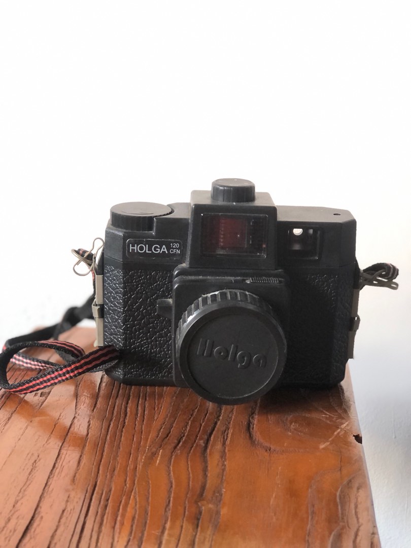 Vintage_Camera_Holga 120 CFN, Photography, Cameras on Carousell