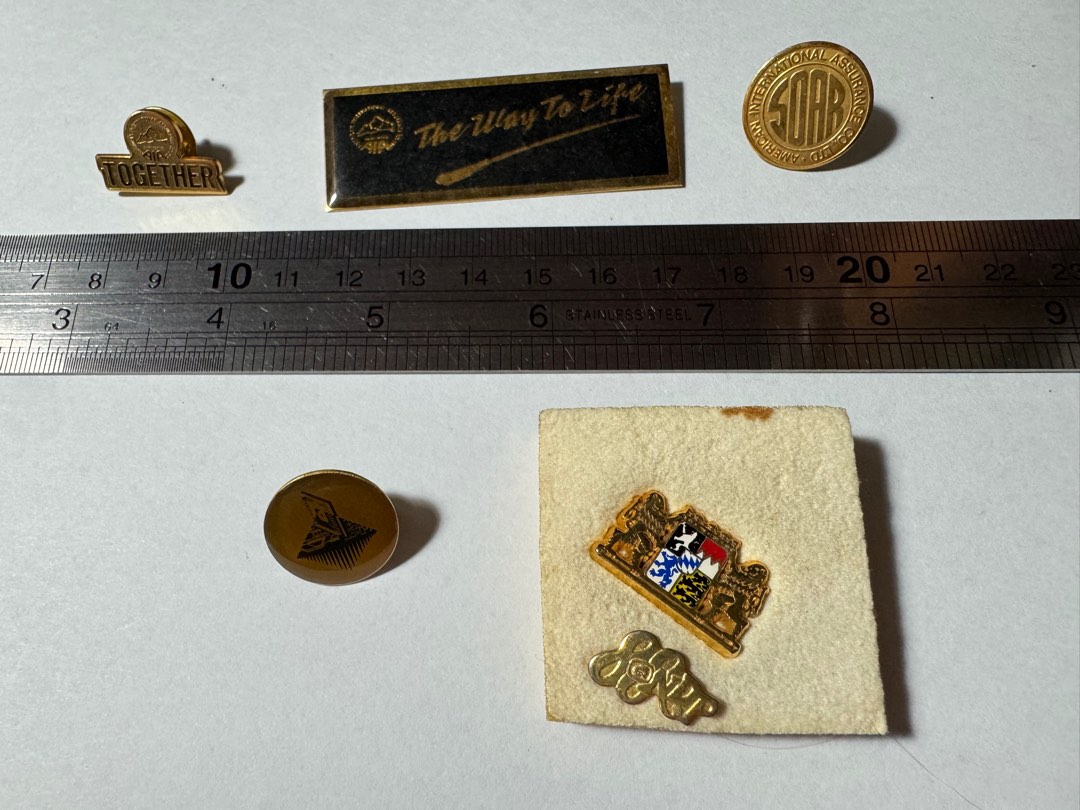 Vintage Pin Badges - Various Designs, Hobbies & Toys, Memorabilia ...