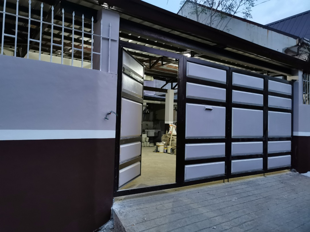 Corner House & Lot with 4 Bedrooms plus maid room plus driver's room ...