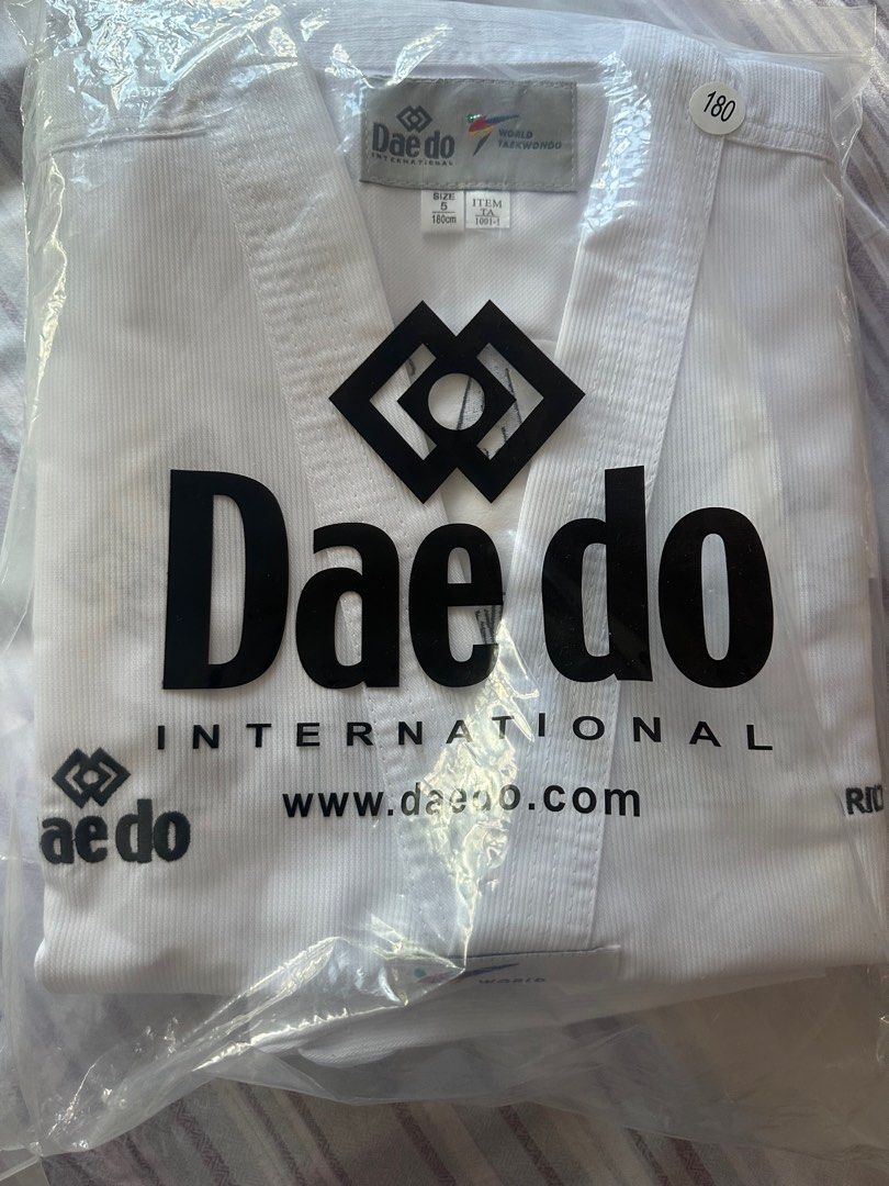 Daedo International Taekwondo Uniform - Size 180, Sports Equipment, Other Sports Equipment and ...