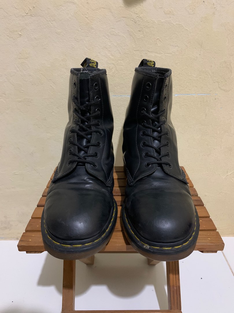 Docmart 1460, Fesyen Pria, Sepatu , Sepatu Boot di Carousell