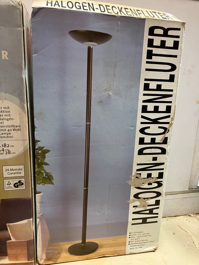 Halogen floor light golden color, 傢俬＆家居, 燈飾及風扇, 燈飾 - Carousell