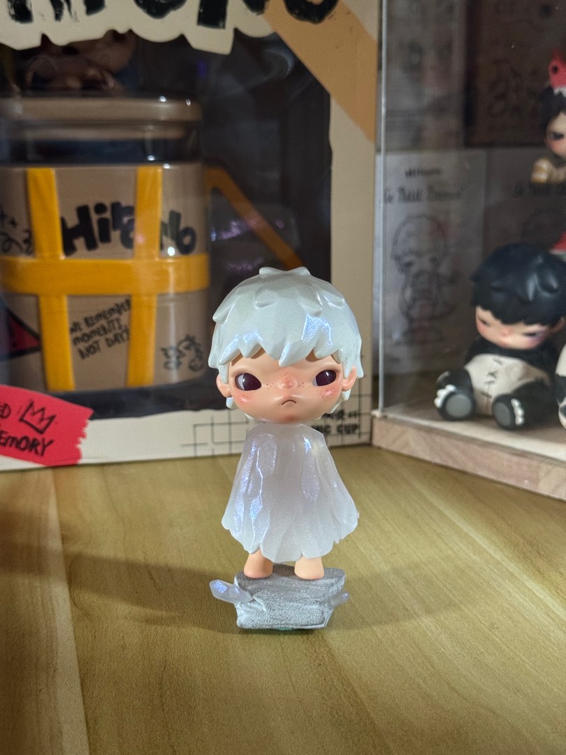 Hirono Fading, Hobbies & Toys, Memorabilia & Collectibles, Fan ...