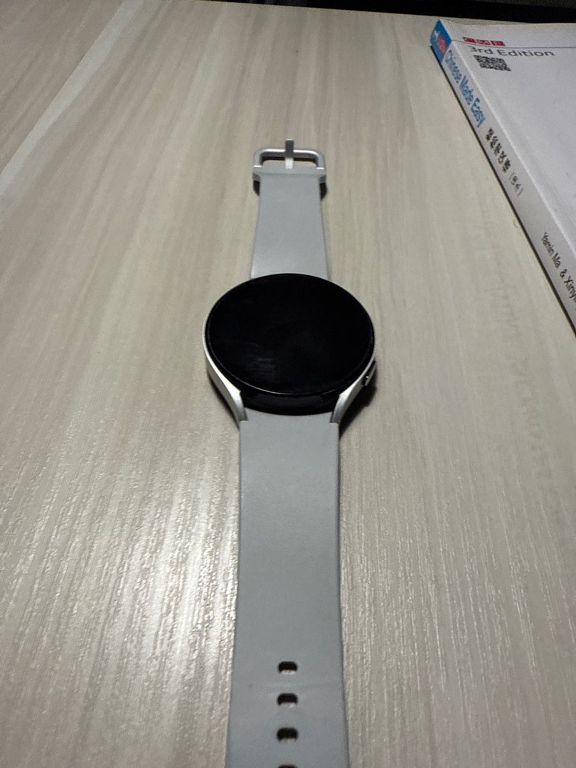 Samsung Galaxy Watch 4- Silver, Mobile Phones & Gadgets, Wearables ...