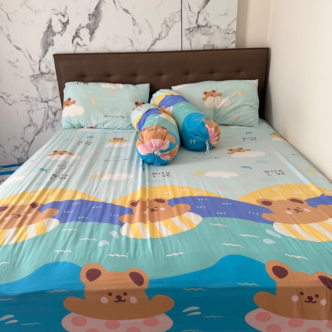 sprei beruang biru bedsheet ukuran king koil, Perabotan Rumah di Carousell
