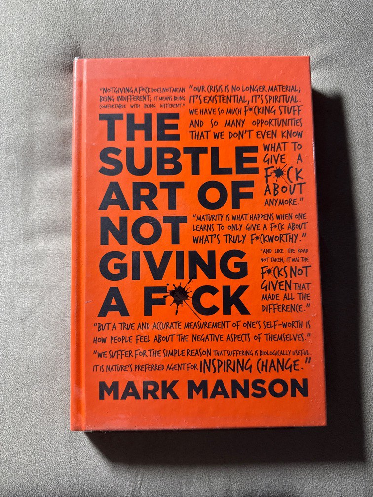 (HARDCOVER) The Subtle Art of Not Giving A F*ck. Gift Edition: A ...