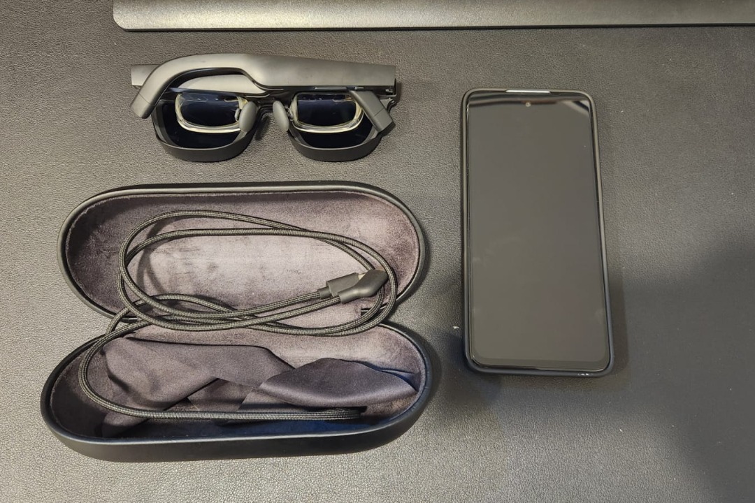 XREAL AIR 2 PRO + Beam 128GB | Premium AR Glasses | Warranty till Jan ...