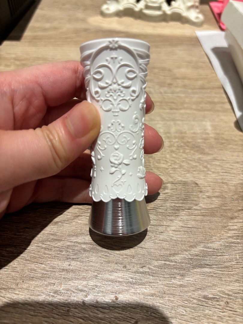 花知曉 天鵝 B09仲夏夜, 香水、美妝、保養, 唇部彩妝、保養在旋轉拍賣