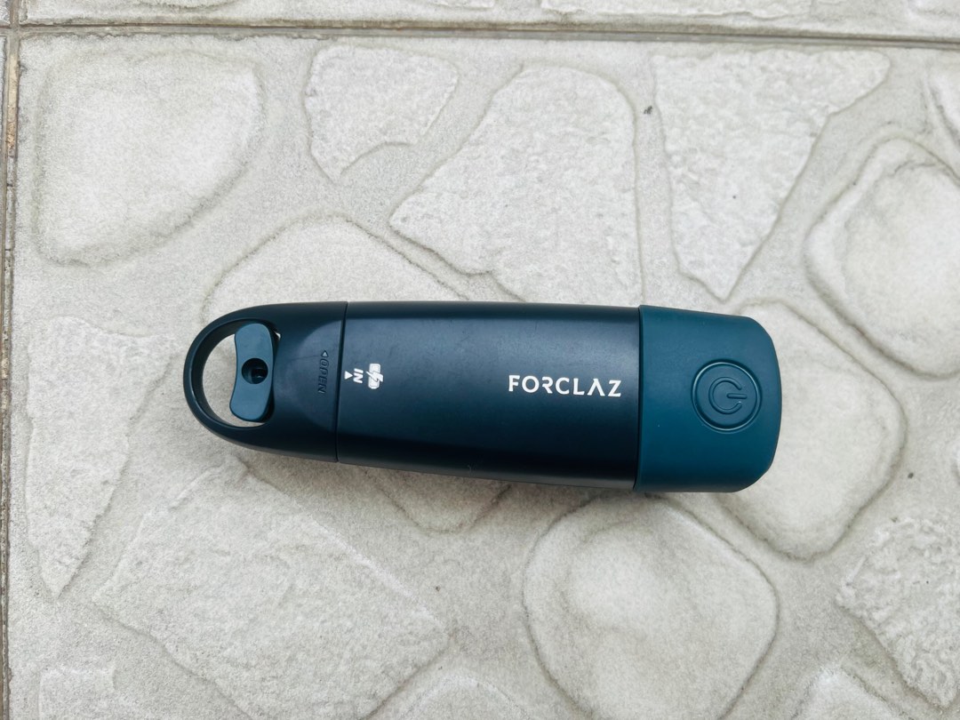 Flashlight torch (Decathalon Forclaz Dynamo 500 V2) handcrank and usb ...