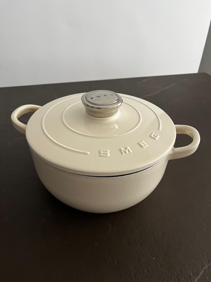Smeg Cream Enamel Cast Iron Dutch Oven, Furniture & Home Living ...