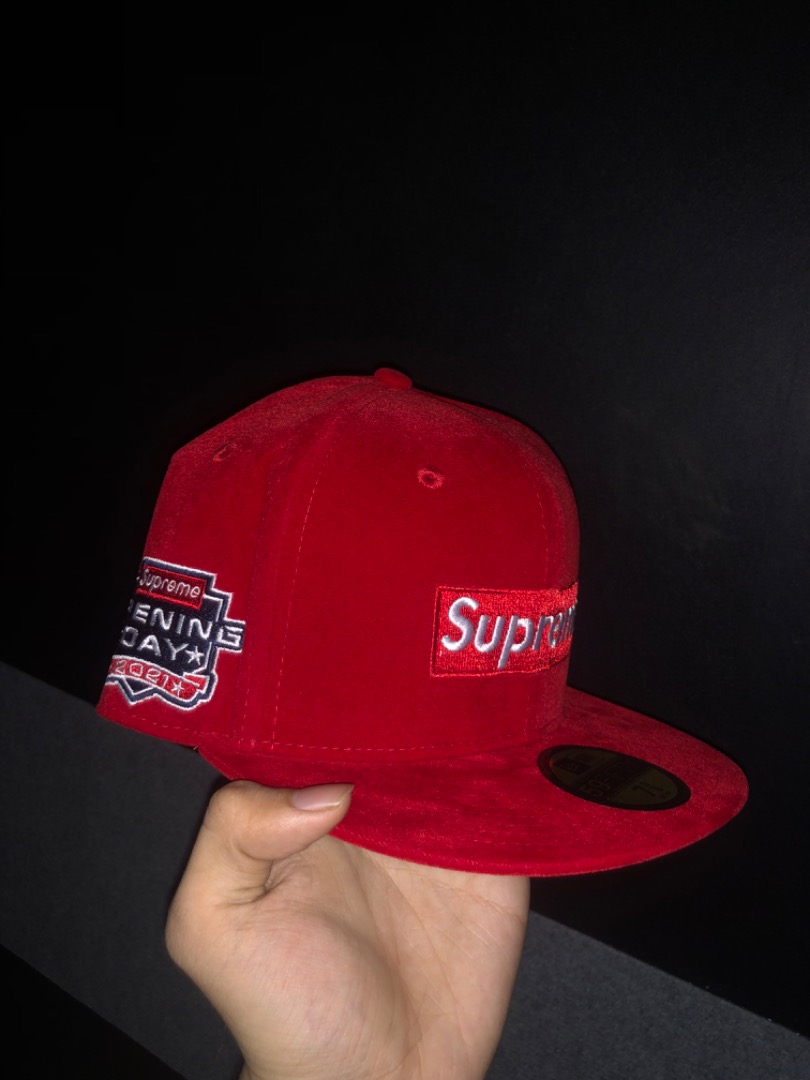 Supreme No Comp Box Logo New Era, Men's Fashion, Watches & Accessories ...