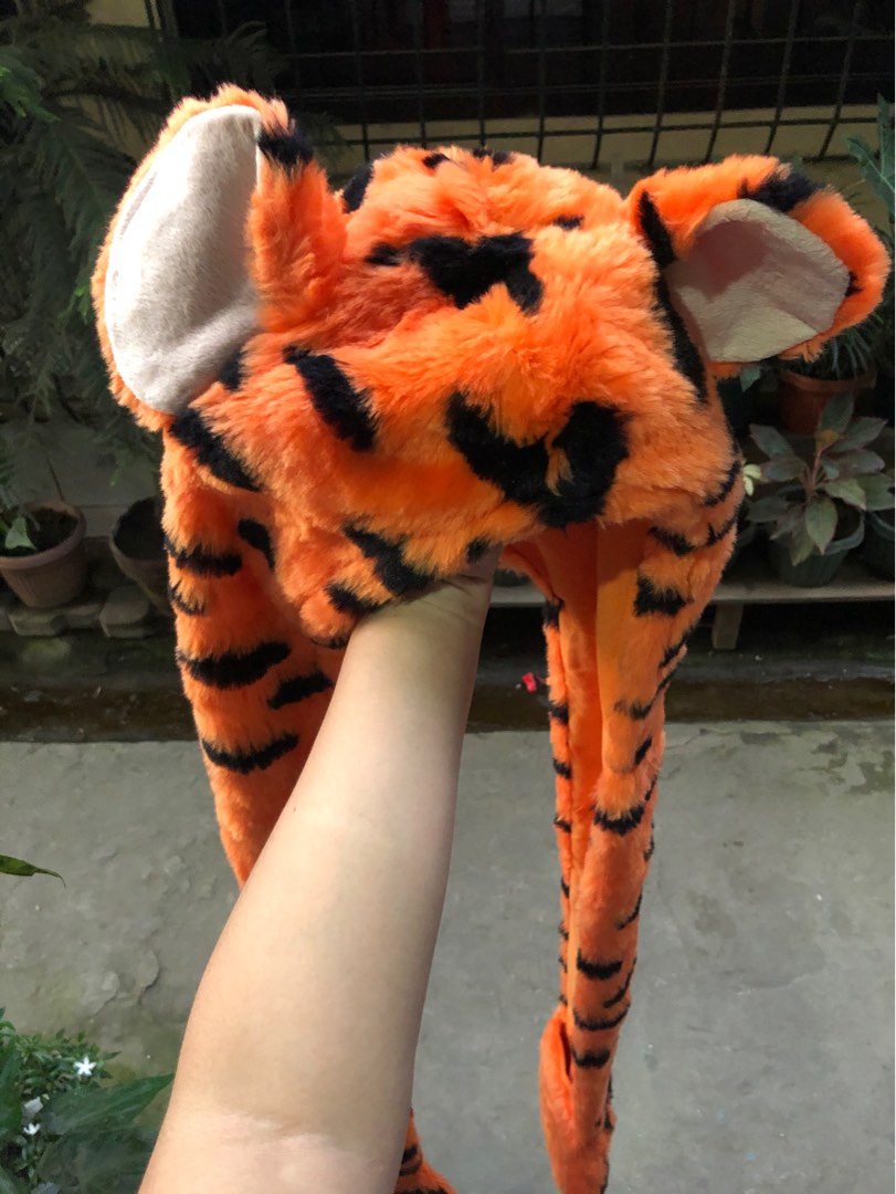Tokyo Disney Resort TIGGER headdress: hat, scarf and gloves in 1 ...