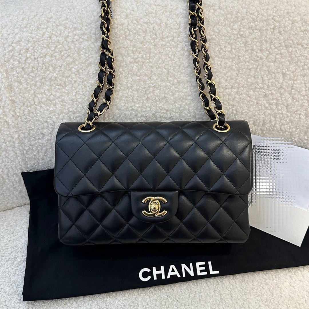💯 Authentic Chanel Small Classic Flap Lambskin Ghw. 2023 Microchip ...