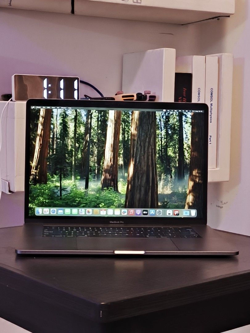 Apple MacBook 2019 i9 16 inches Laptop 32 Memory 1 TB Apple SSD Radeon ...