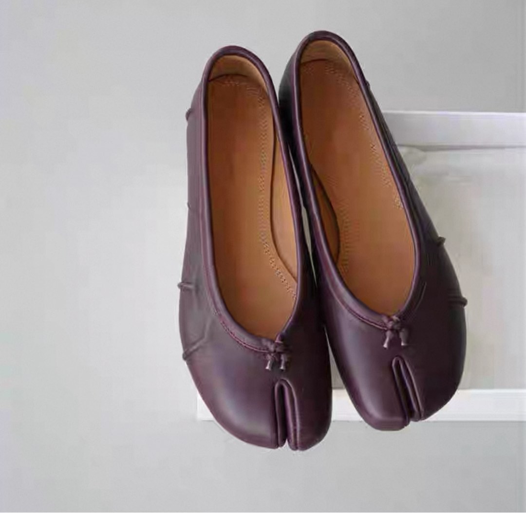 Plum Brown Split Toe Flats, Women's Fashion, Footwear, Flats on Carousell