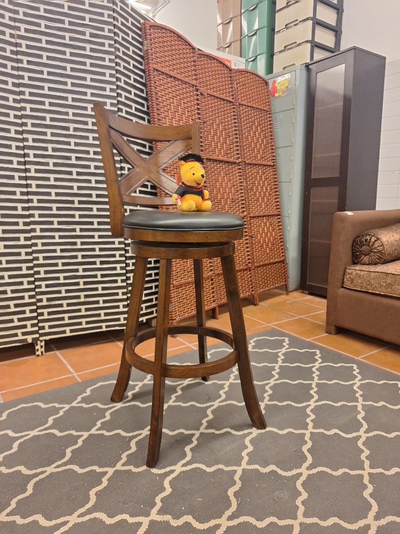 Cambridge Crossback Swivel Bar Stool | Cambridge Berbelakangkan Silang ...