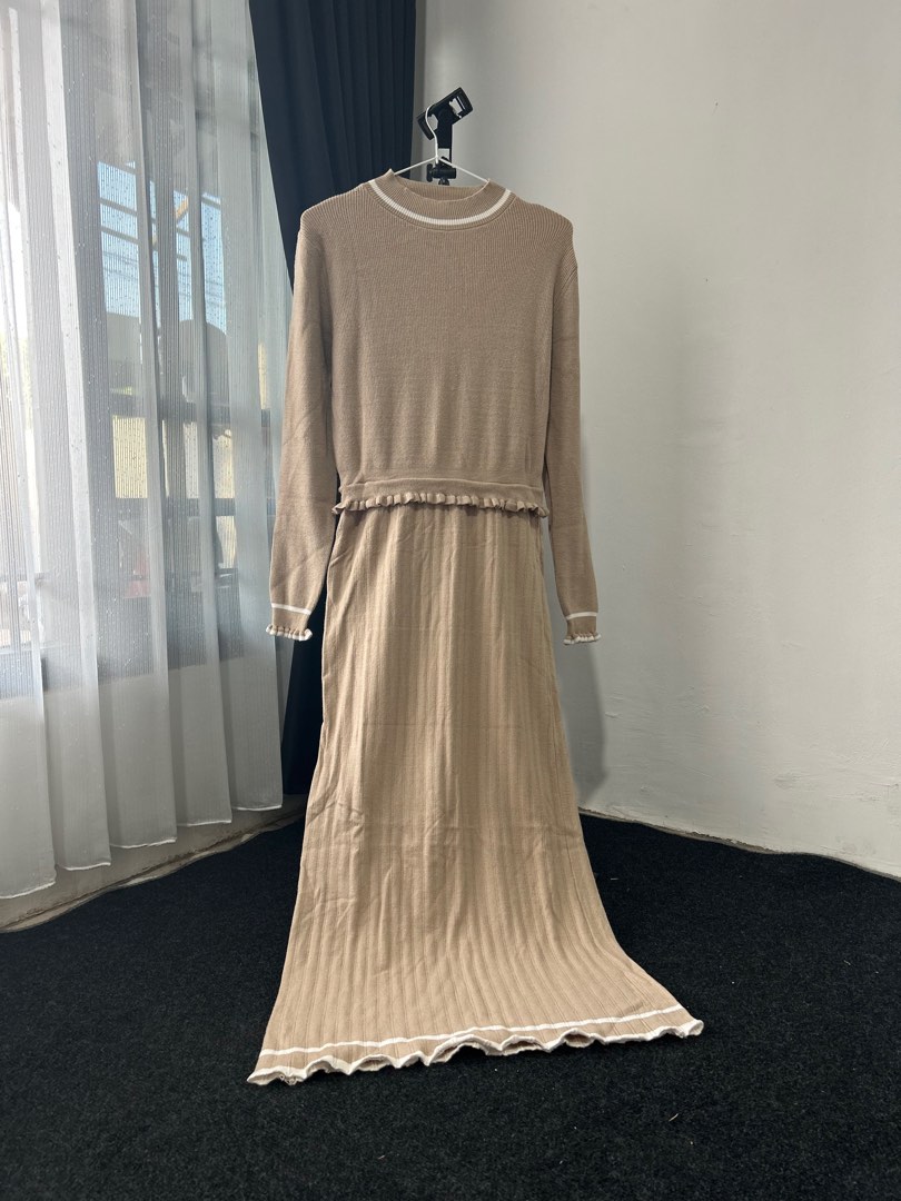 Dress rajut press body, Fesyen Wanita, Pakaian Wanita, Gaun & Rok di ...