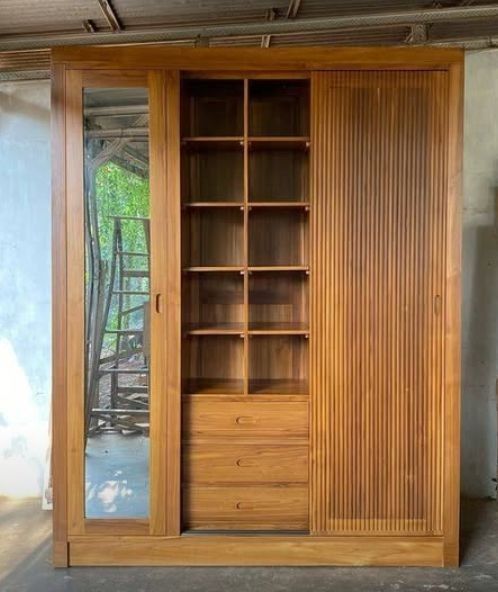 Lemari pakaian model rak kayu jati, Perabotan Rumah di Carousell