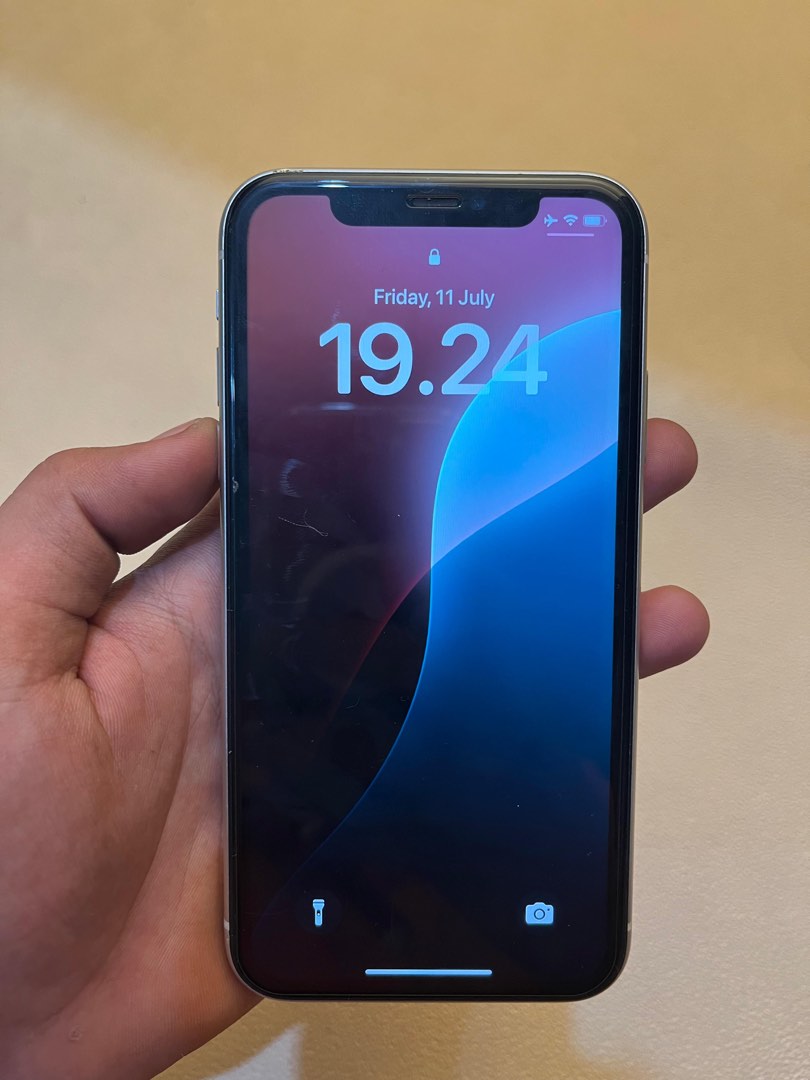 [NEGO] IPHONE 11 128GB WHITE RESMI ID/A, Telepon Seluler & Tablet ...