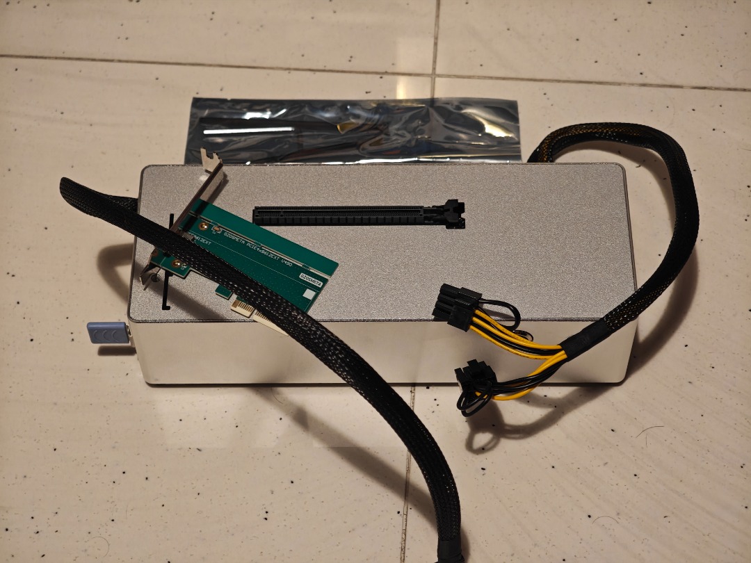 Oculink graphics dock with 550W PSU and oculink PCIE card, 電腦＆科技, 電腦周邊及 ...