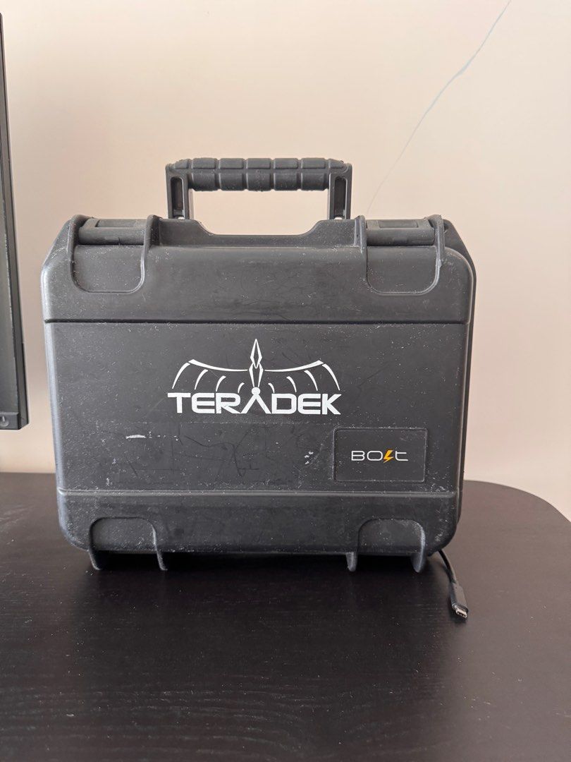 Teradek Bolt 300 wireless video transmission, 攝影器材, 攝錄機 - Carousell