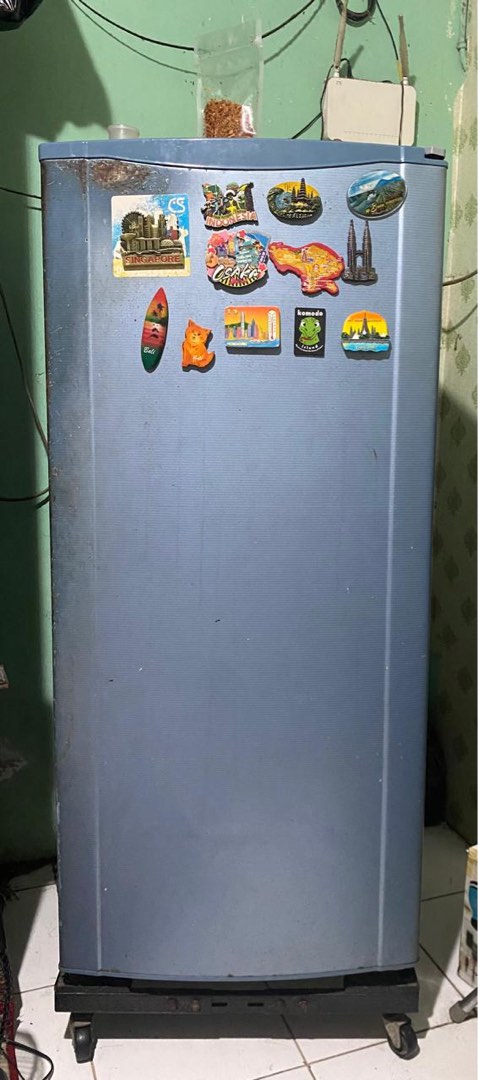 Kulkas 1 Pintu Sharp Biru, Kitchen & Appliances di Carousell