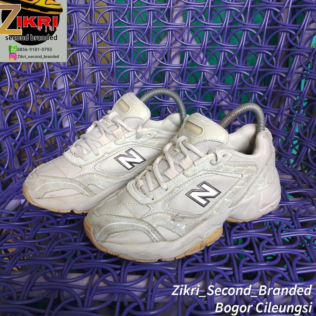 New Balance Seri 452, Fesyen Wanita, Sepatu di Carousell