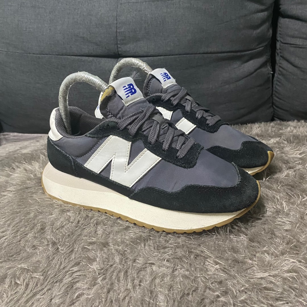 Sepatu New Balance NB 237 Black White Second Original, Fesyen Wanita ...