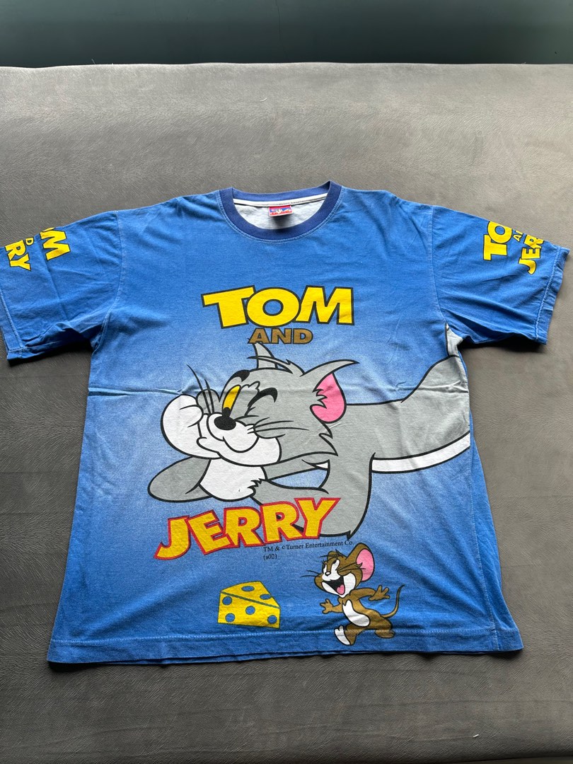 Tom and jerry tag gantung official, Fesyen Pria, Pakaian , Atasan di ...