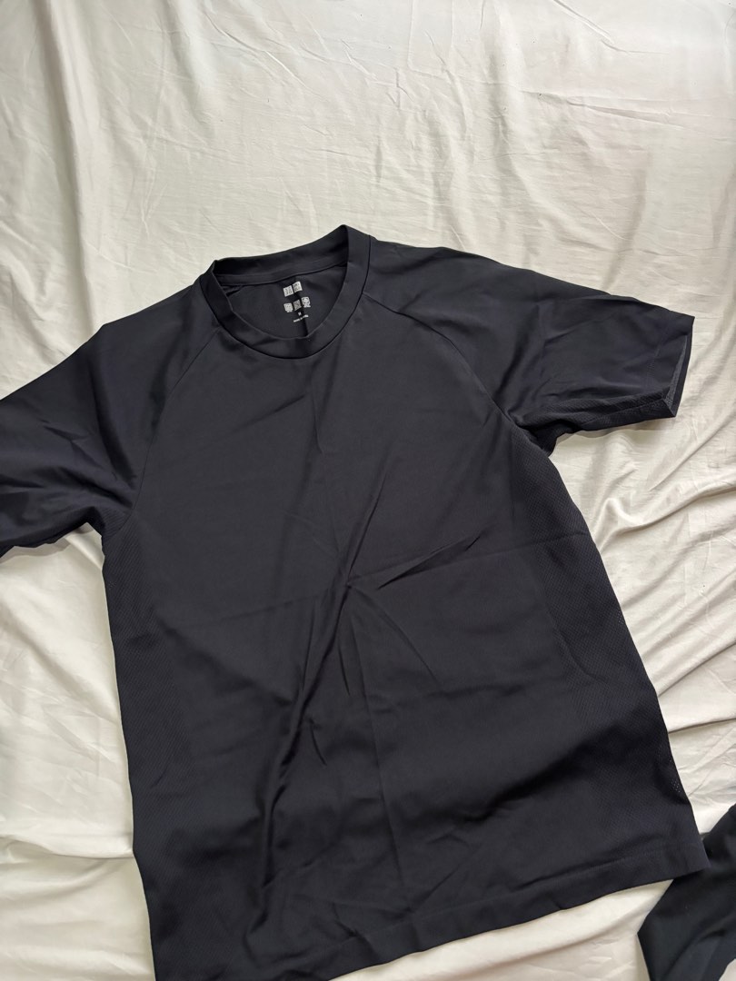 uniqlo black dri fit, Men's Fashion, Activewear on Carousell