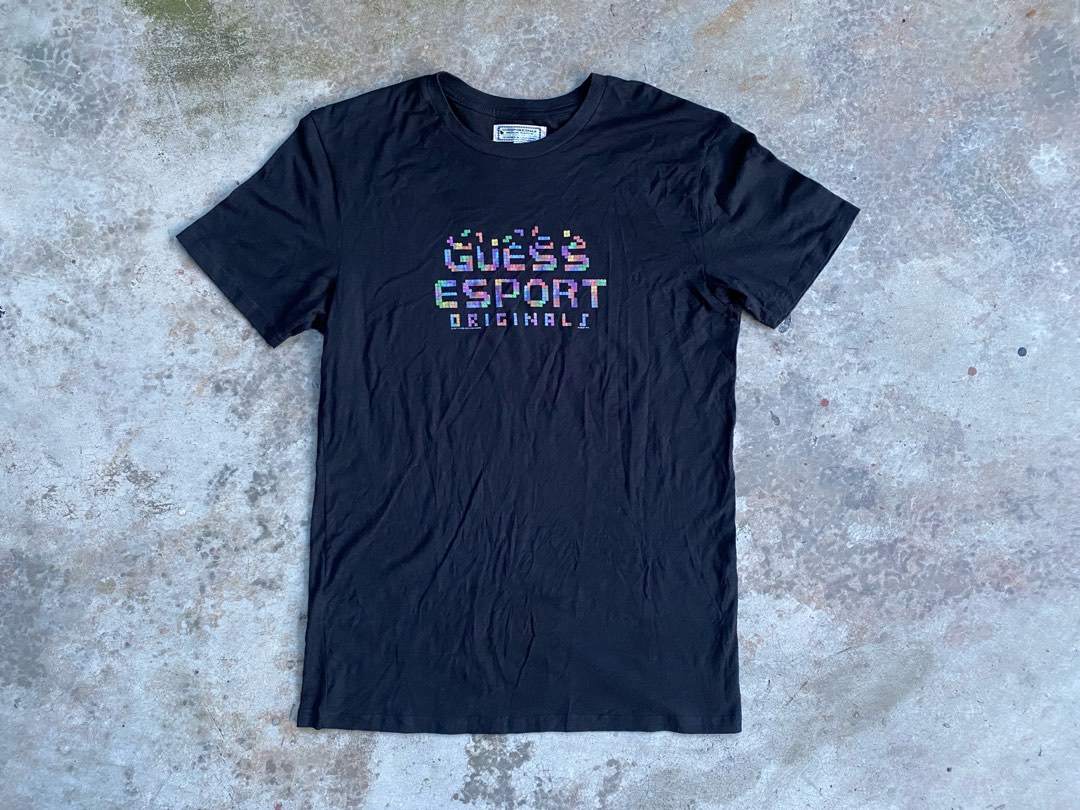 Baju Guess saiz M made in usa, Men's Fashion, Tops & Sets, Tshirts ...