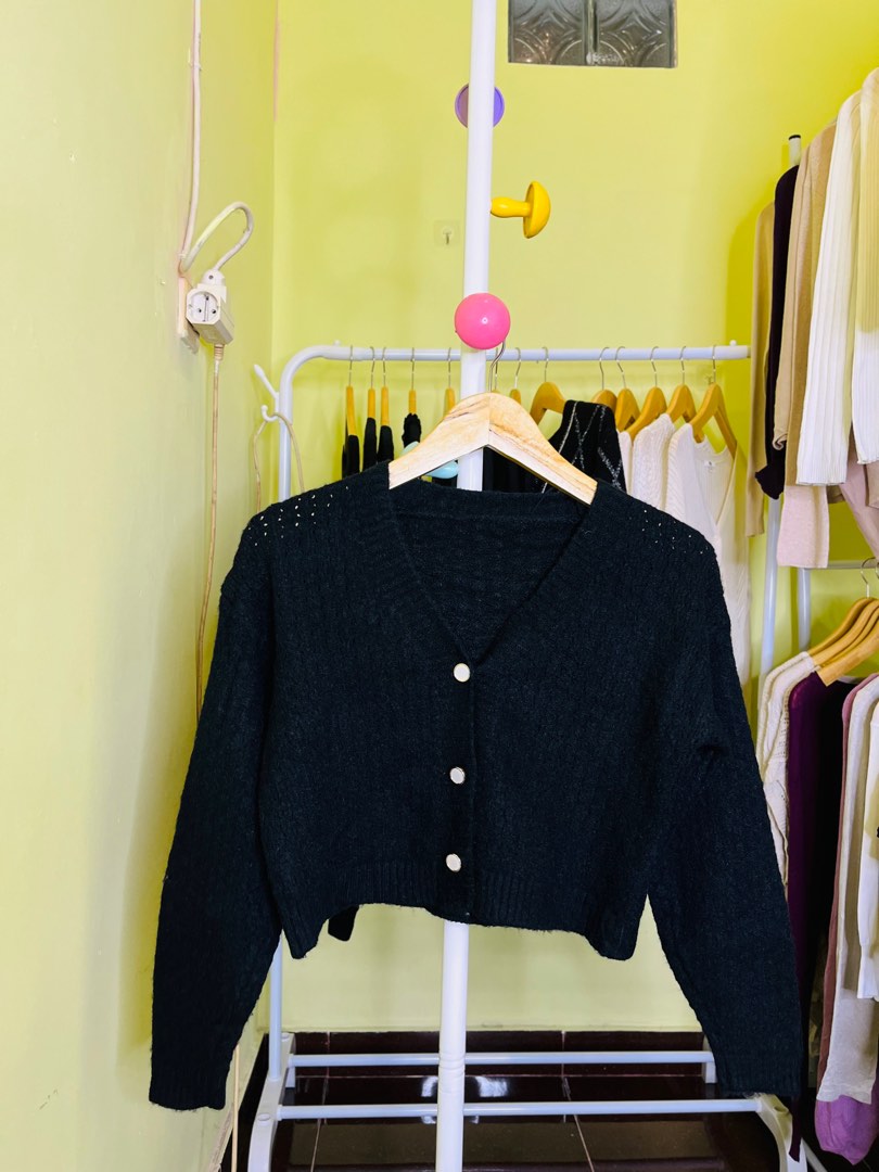 cardigan crop warna hitam, Fesyen Wanita, Pakaian Wanita, Atasan di ...