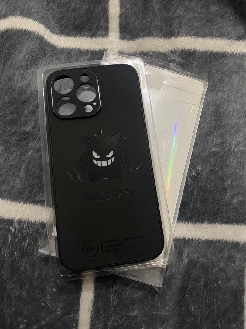 Casing iphone 15 pro max pokemon hitam, Telepon Seluler & Tablet ...