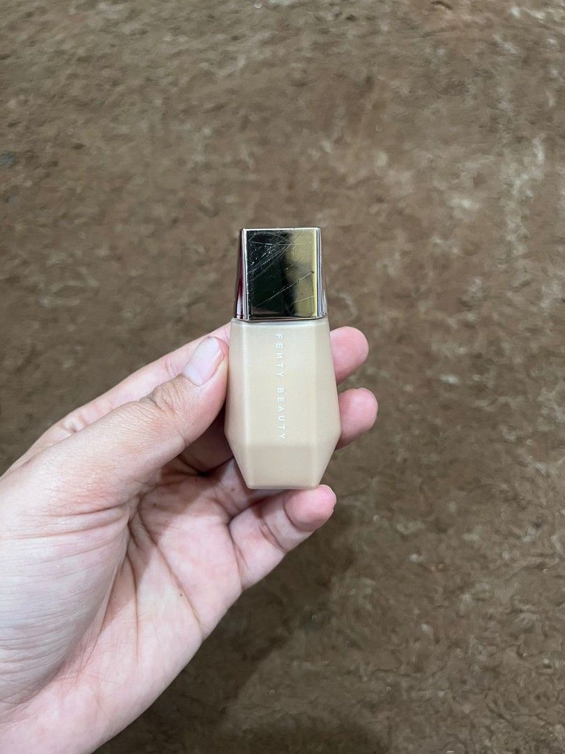 Fenty beauty eaze drop'lit all over glow enhancer, Kesehatan ...
