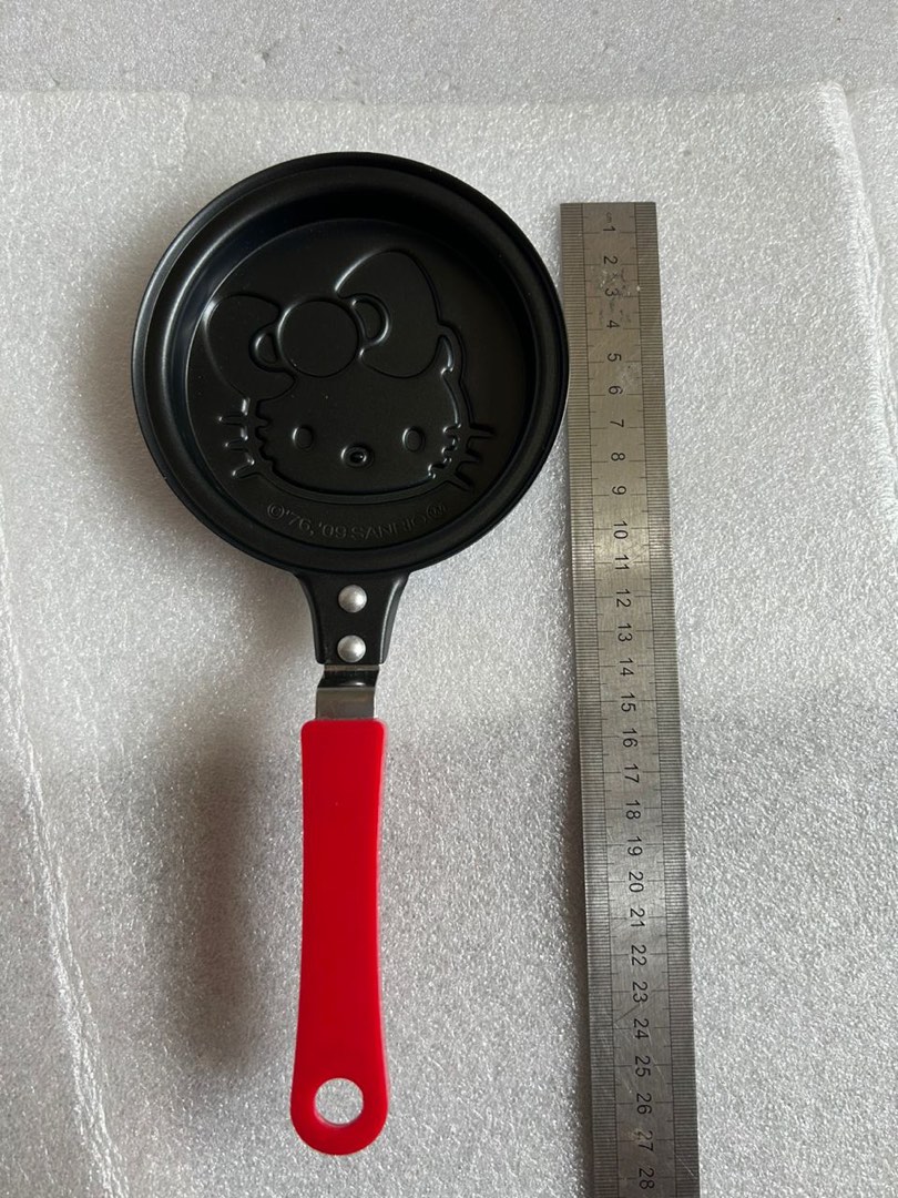 Hello kitty pan, Furniture & Home Living, Kitchenware & Tableware ...