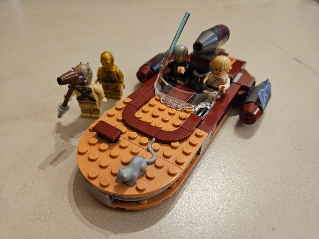 LEGO Star Wars Luke's Landspeeder, Hobbies & Toys, Toys & Games on ...