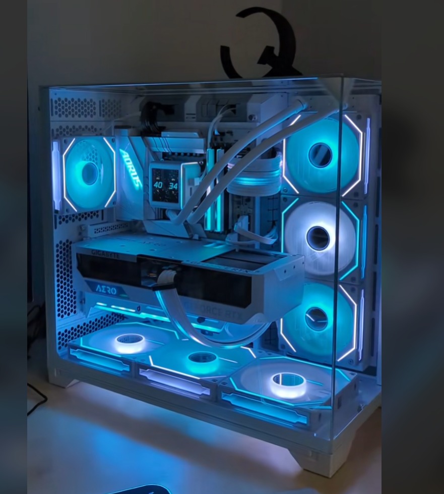 LIAN LI O11 Vision Compact With Lian Li Fans, Computers & Tech, Parts ...