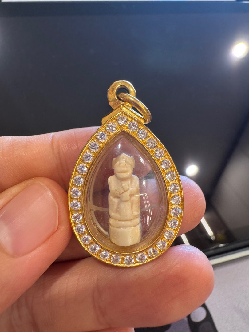 LP Anan Ling om BE 2555/56, Hobbies & Toys, Religious Items on Carousell