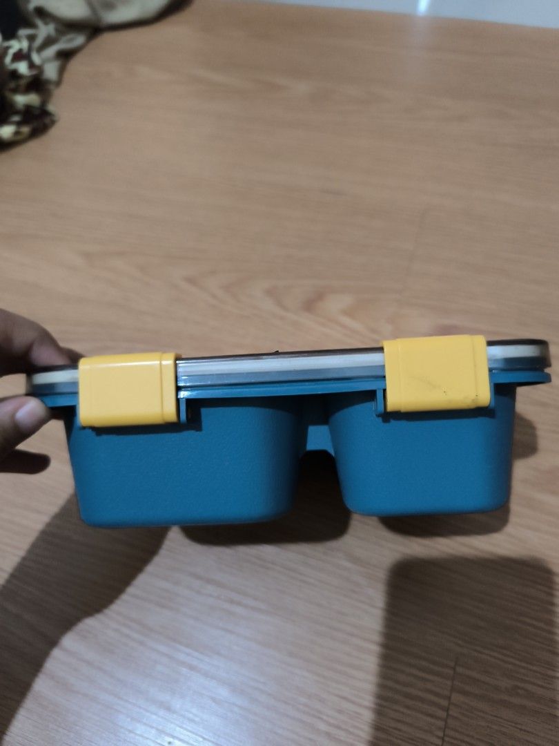 Lunch Box Tempat Makan, Kitchen & Appliances di Carousell