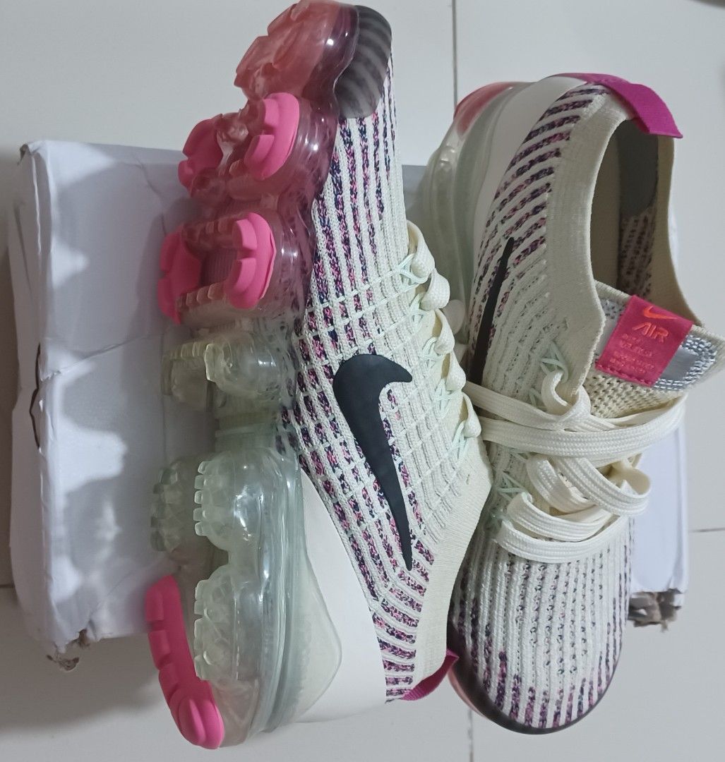 Nike size 38, Fesyen Wanita, Sepatu di Carousell