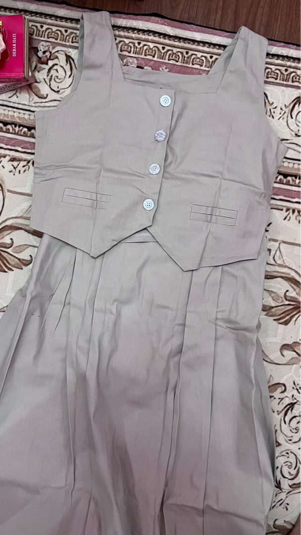 One set vest and rok, Fesyen Wanita, Pakaian Wanita, Atasan di Carousell