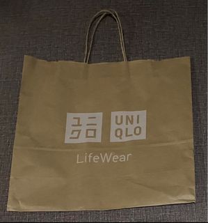 Paper Bag Uniqlo, Barang Yang Dicari di Carousell
