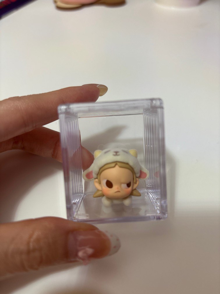 Popmart pajama party Zsiga Sheep pop bean, 興趣及遊戲, 玩具 & 遊戲類 - Carousell