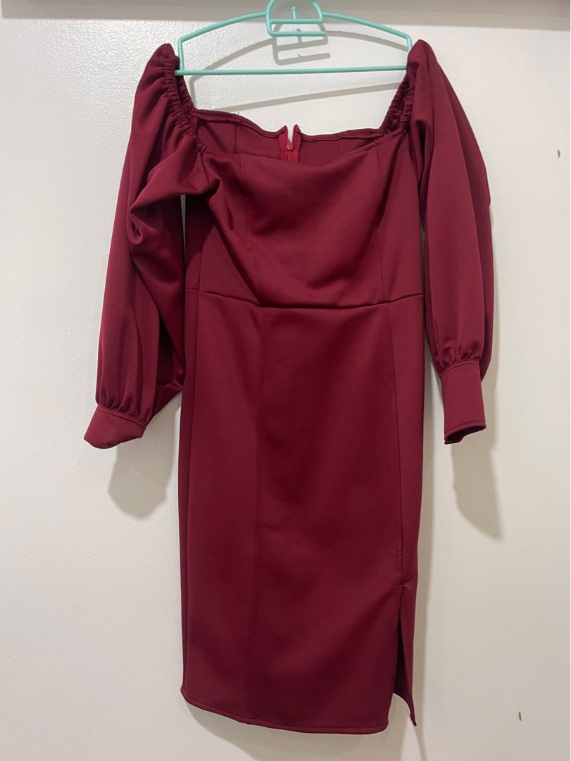 Red Sabrina Dress, Fesyen Wanita, Pakaian Wanita, Gaun & Rok di Carousell