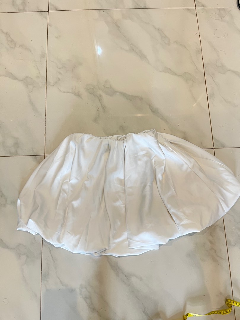 Rok balon, Fesyen Wanita, Pakaian Wanita, Gaun & Rok di Carousell