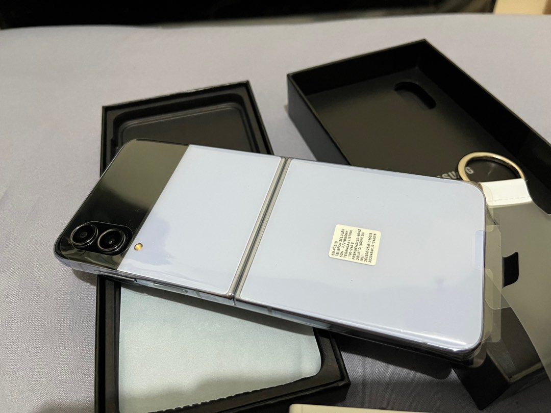 Samsung Galaxy Z Flip4 - Biru - 8/512GB - FREE CASE STAR WARS ORI ...