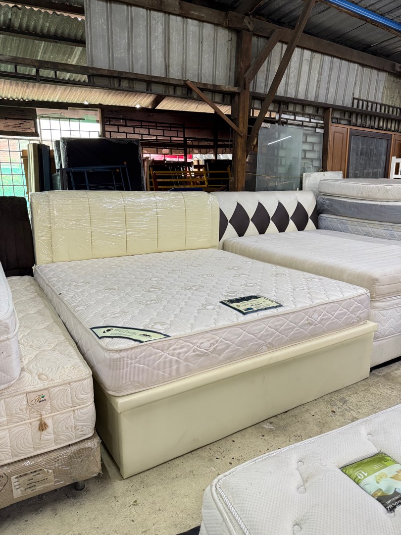 Set Katil King Divan Dengan Storage + Tilam, Furniture & Home Living ...